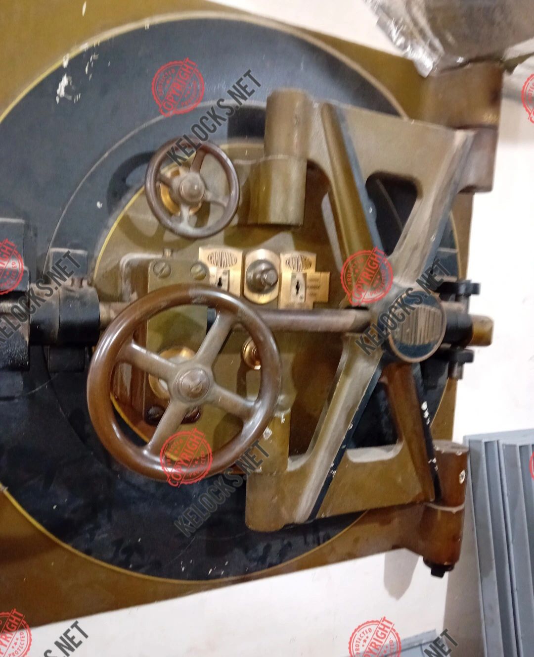 Opening an Old Chatwood Vault in London - Key Elements Safe Engineers ...